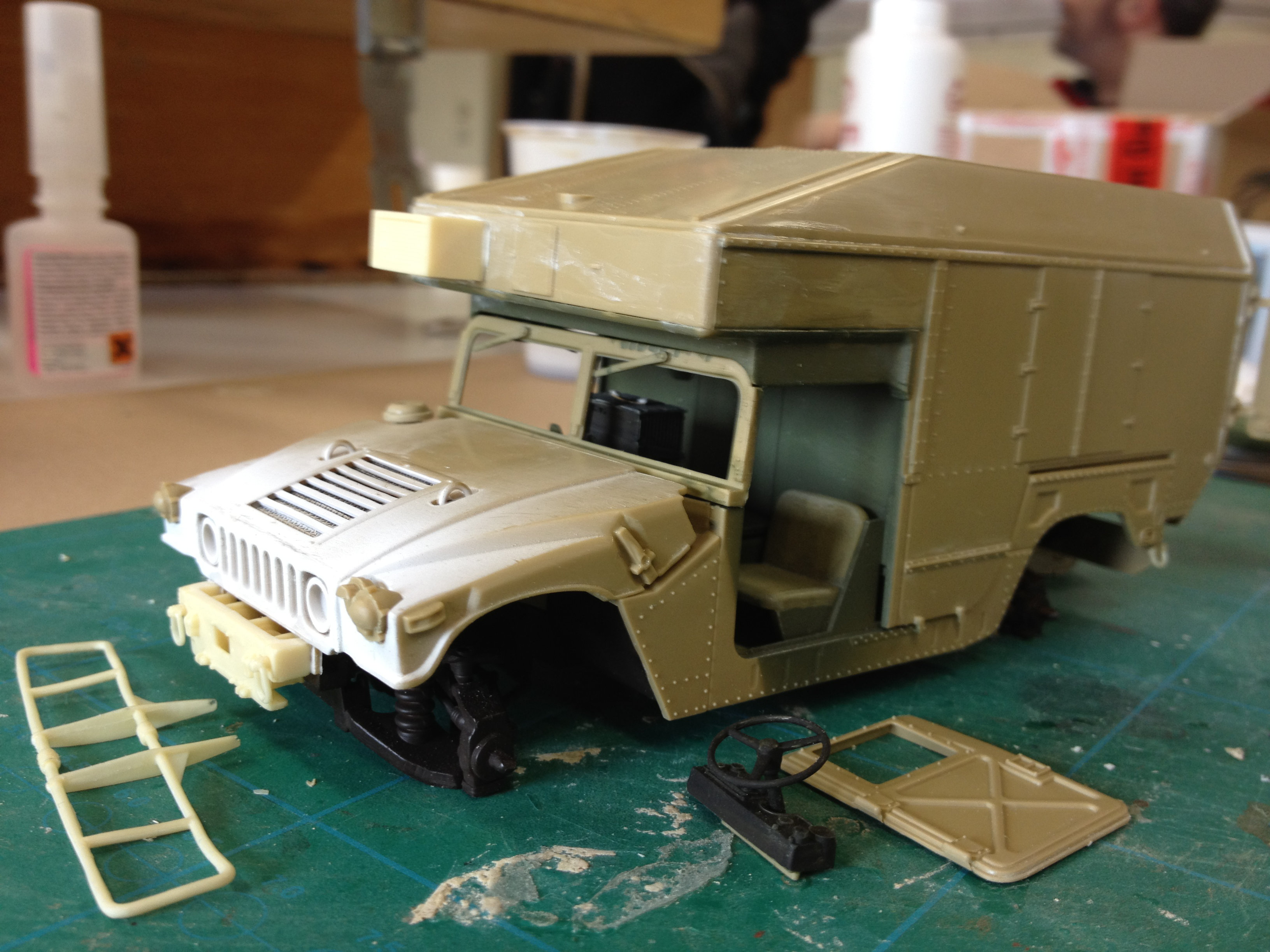 M997 Hummer Ambulance [academy 1/35] + kit legend - Page 2