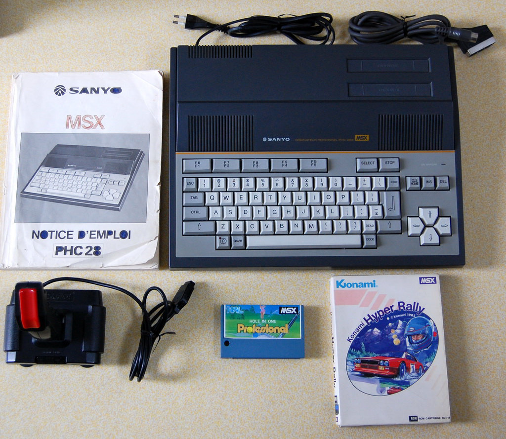 [RCH] Console YENO SUPER CASSETTE VISION ou [ECH] lot MSX SANYO