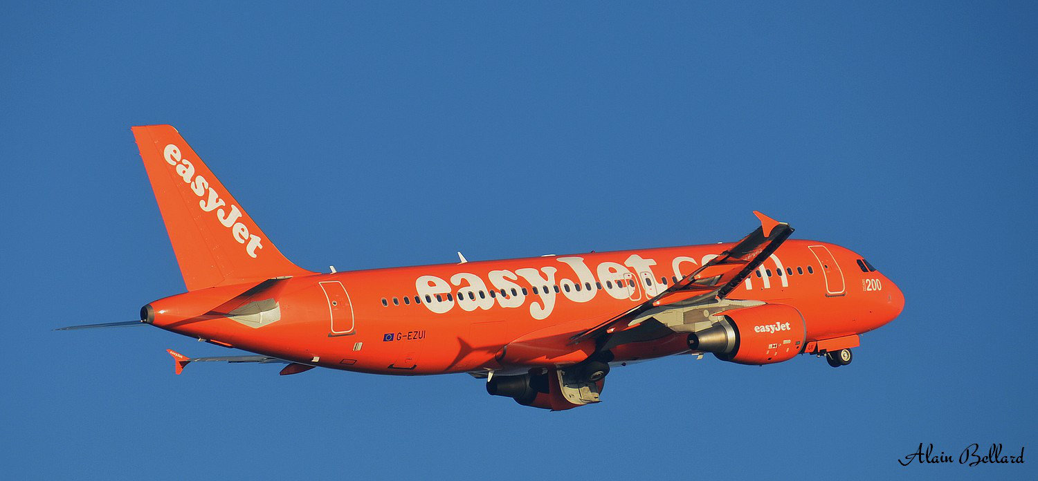 [G-EZUI] A320 EasyJet 200th Airbus c/s