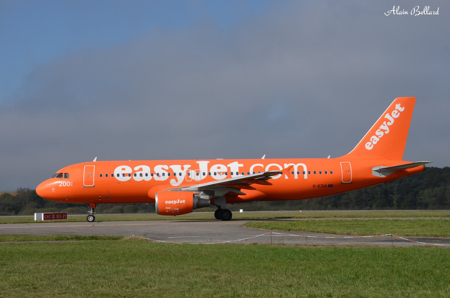 [G-EZUI] A320 EasyJet 200th Airbus c/s