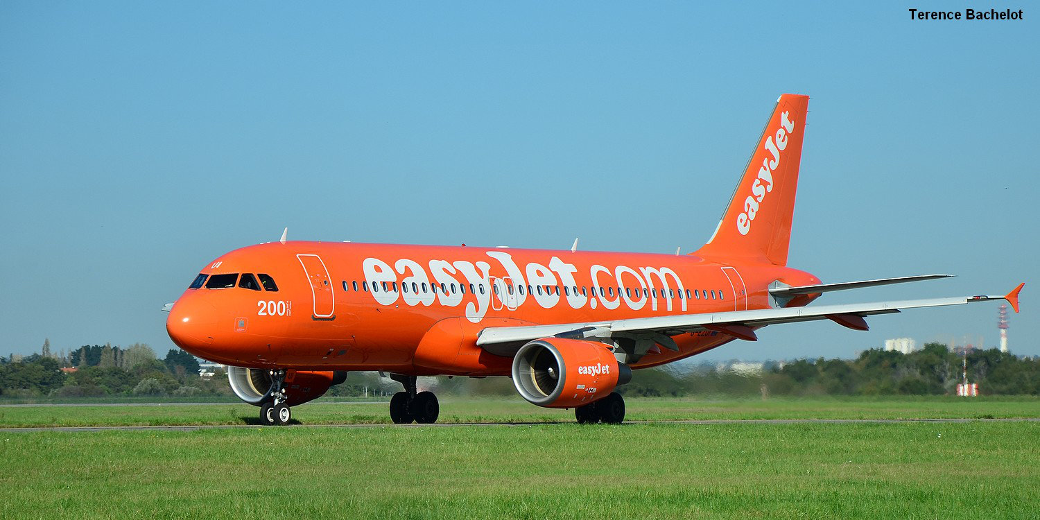 [G-EZUI] A320 EasyJet 200th Airbus c/s