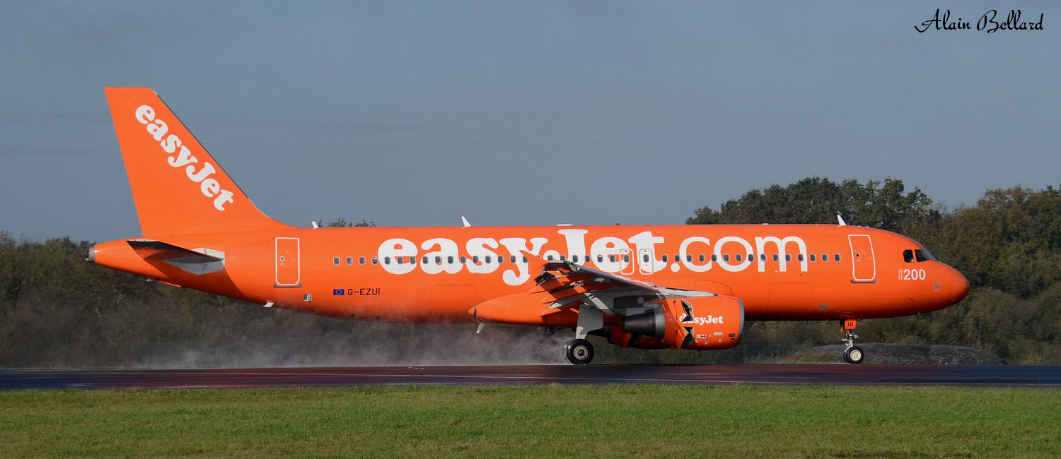 [G-EZUI] A320 EasyJet 200th Airbus c/s