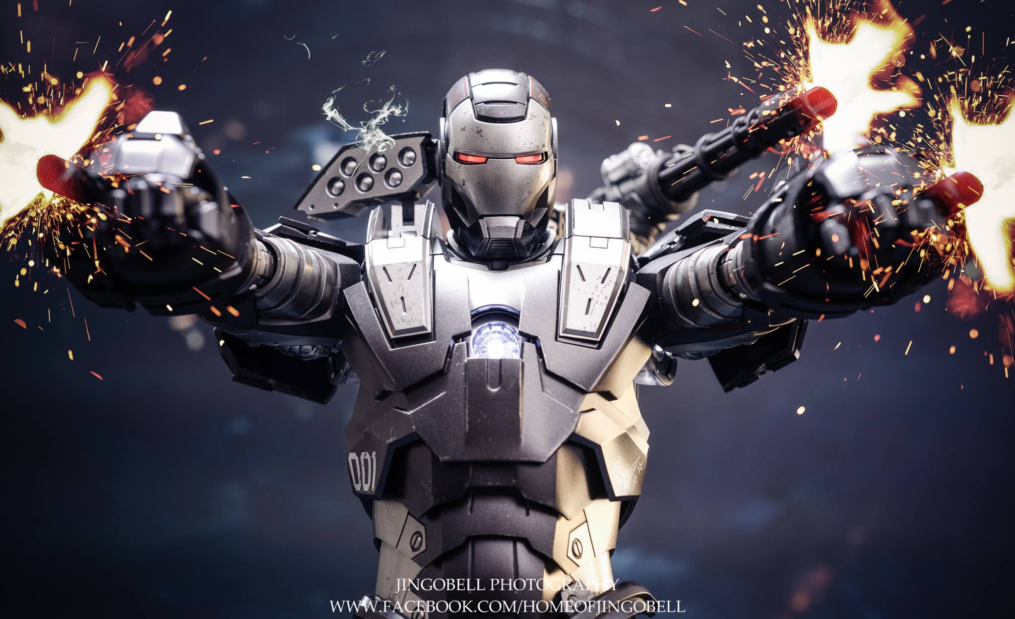 IRON MAN 2 - WAR MACHINE 2.0 (MMS331DC13) - Page 2