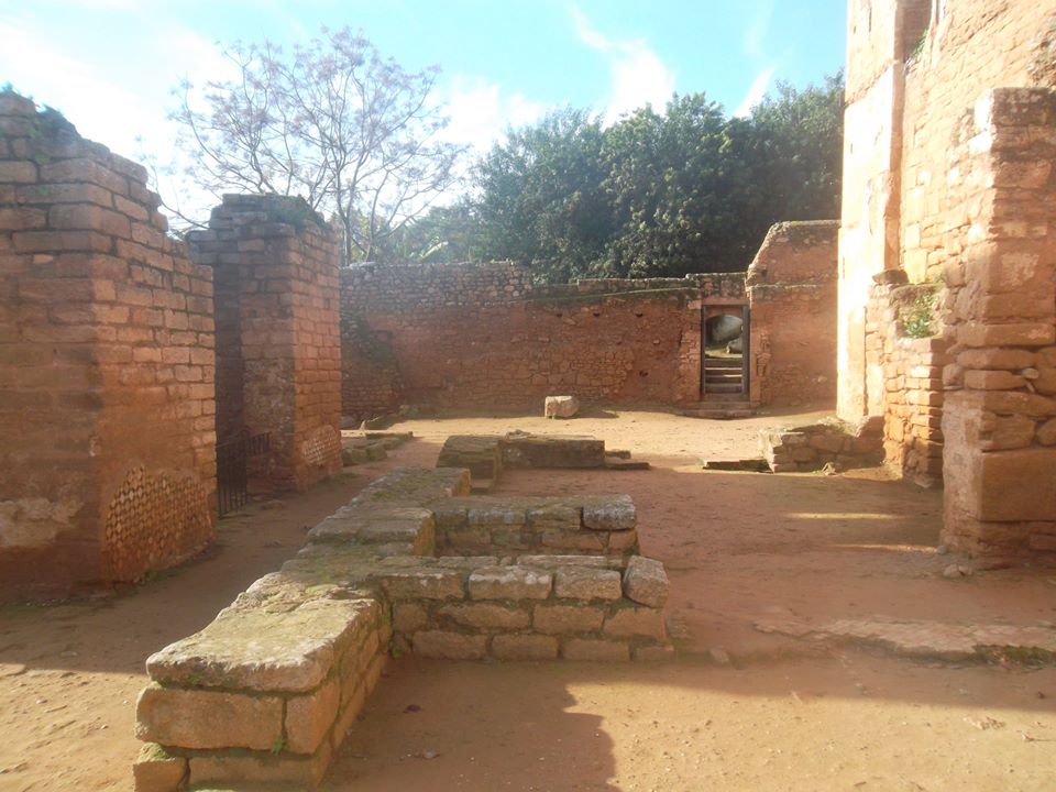 LES VESTIGES DE RUINES DU CHELLAH A RABAT.1/4.