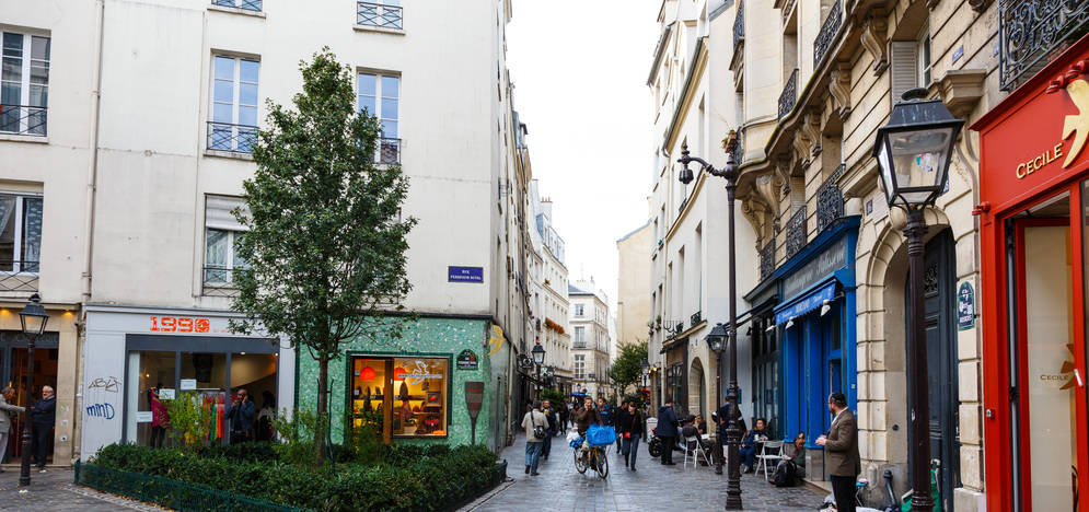 BALLADE AU QUARTIER DU MARAIS DE PARIS.
