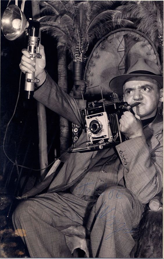 WEEGEE. ARTHUR FELLIG. PHOTOGRAPHE.