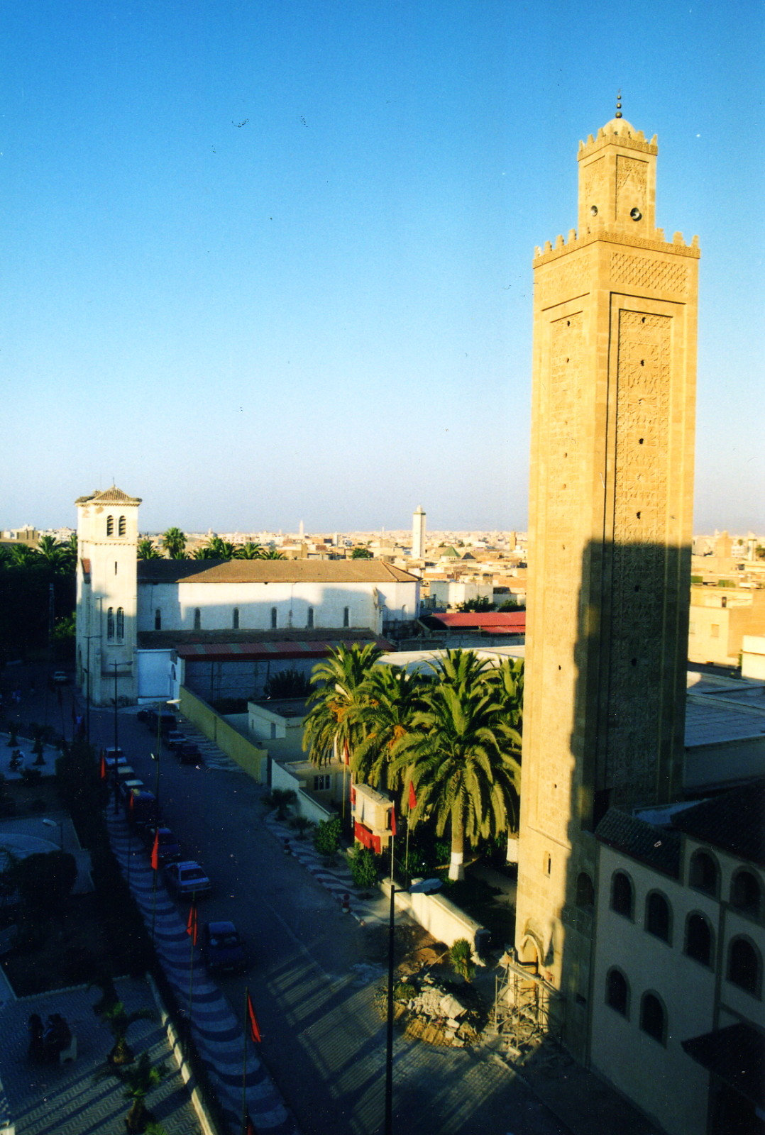 SYMBOLE DE TOLÉRANCE AU MAROC. OUJDA.