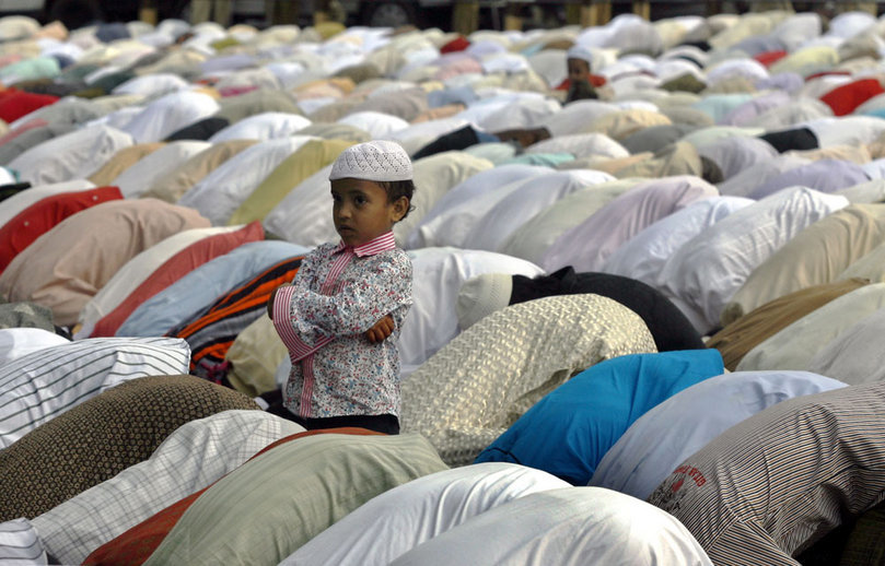 A LA PRIÈRE DES MUSULMANS.