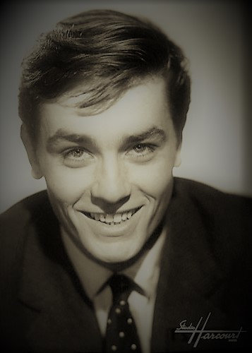 LE SERVICE MILITAIRE DE ALAIN DELON EN 1953.