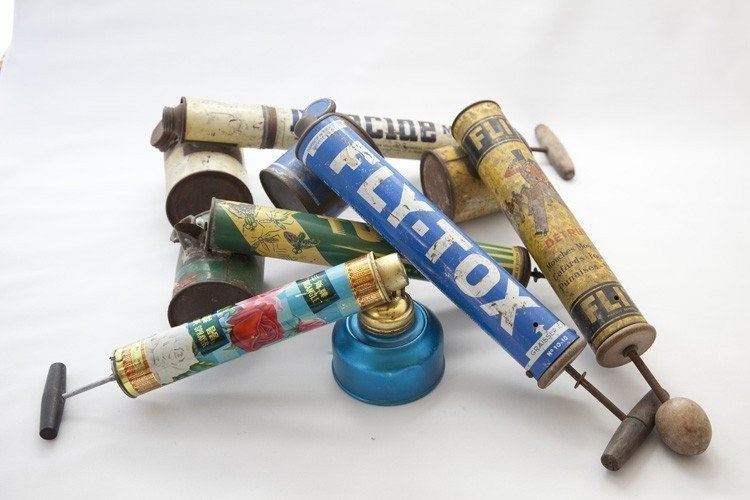 LE FLY TOX DE NOTRE ENFANCE. TUEUR D'INSECTES.