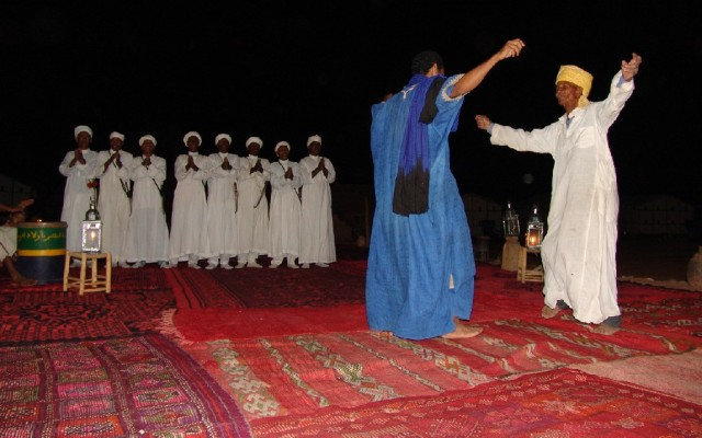 LA DANSE DE LA GUEDRA.MAROC.