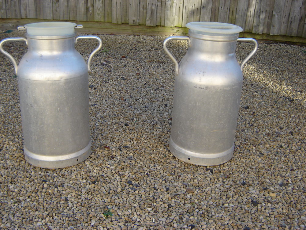 LE POT A LAIT D'AUTREFOIS.