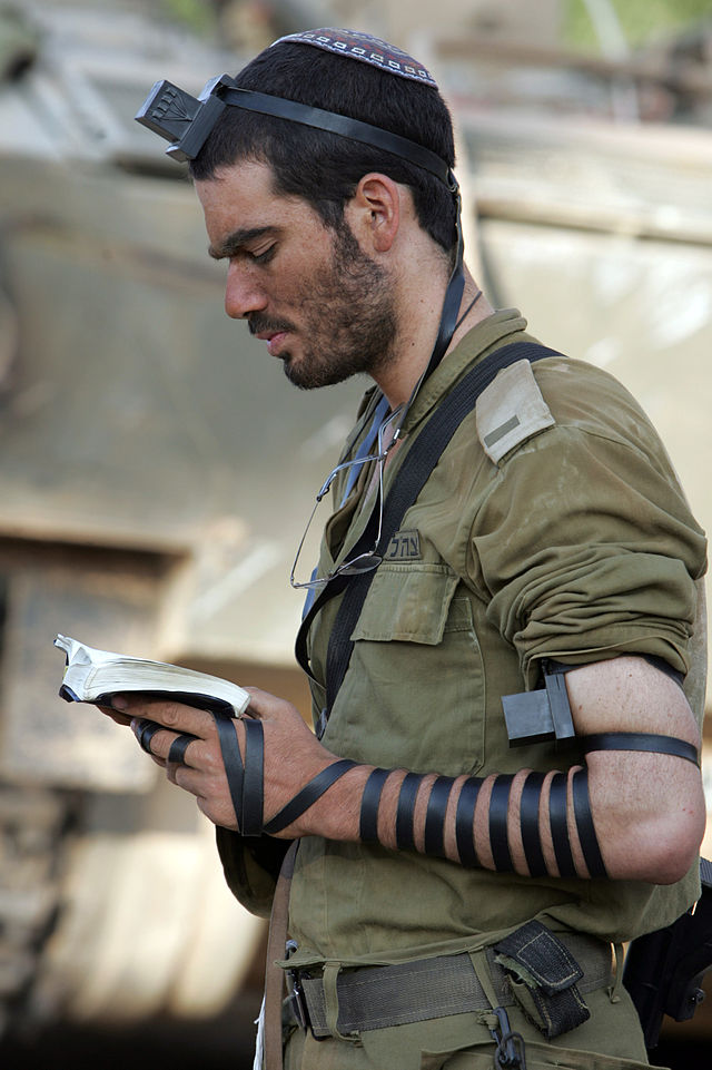 TEFILLIN OU PHYLACTÈRES.