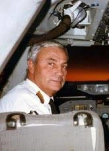 MICHEL BACOS. COMMANDANT DE L'AIRBUS DÉTOURNÉ A ENTEBBE.