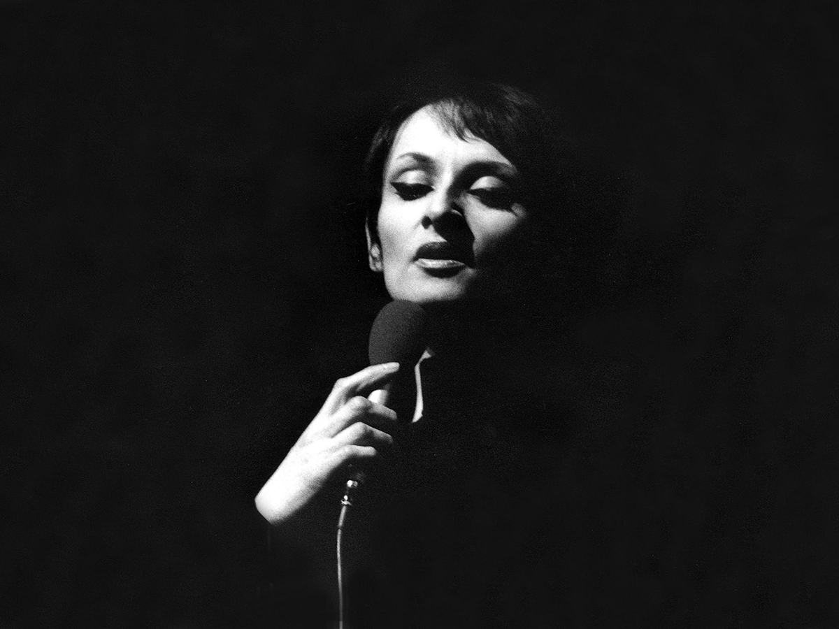 BARBARA. MONIQUE SERF. CHANTEUSE D'ORIGINE JUIVE.