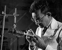 JULIUS AXELROD. MEDECIN JUIF AMERICAIN.PRIX NOBEL 1970.