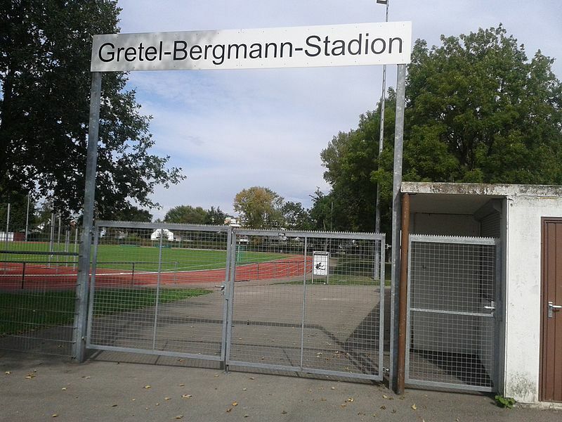 GRETL BERGMANN. ATHLETE SAUT EN HAUTEUR. JUIVE ALLEMANGE.