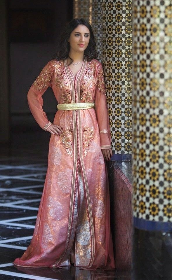 LES HABITS TRADITIONNELS DES MAROCAINS.