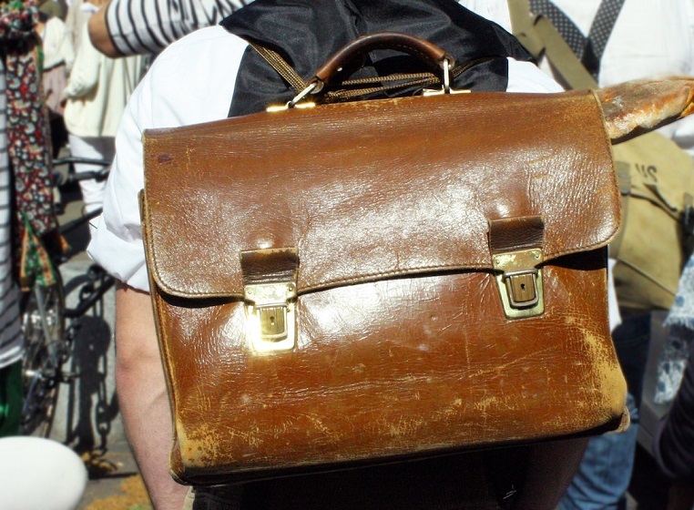 LE CARTABLE A L'ECOLE D'AUTREFOIS DE NOTRE ENFANCE