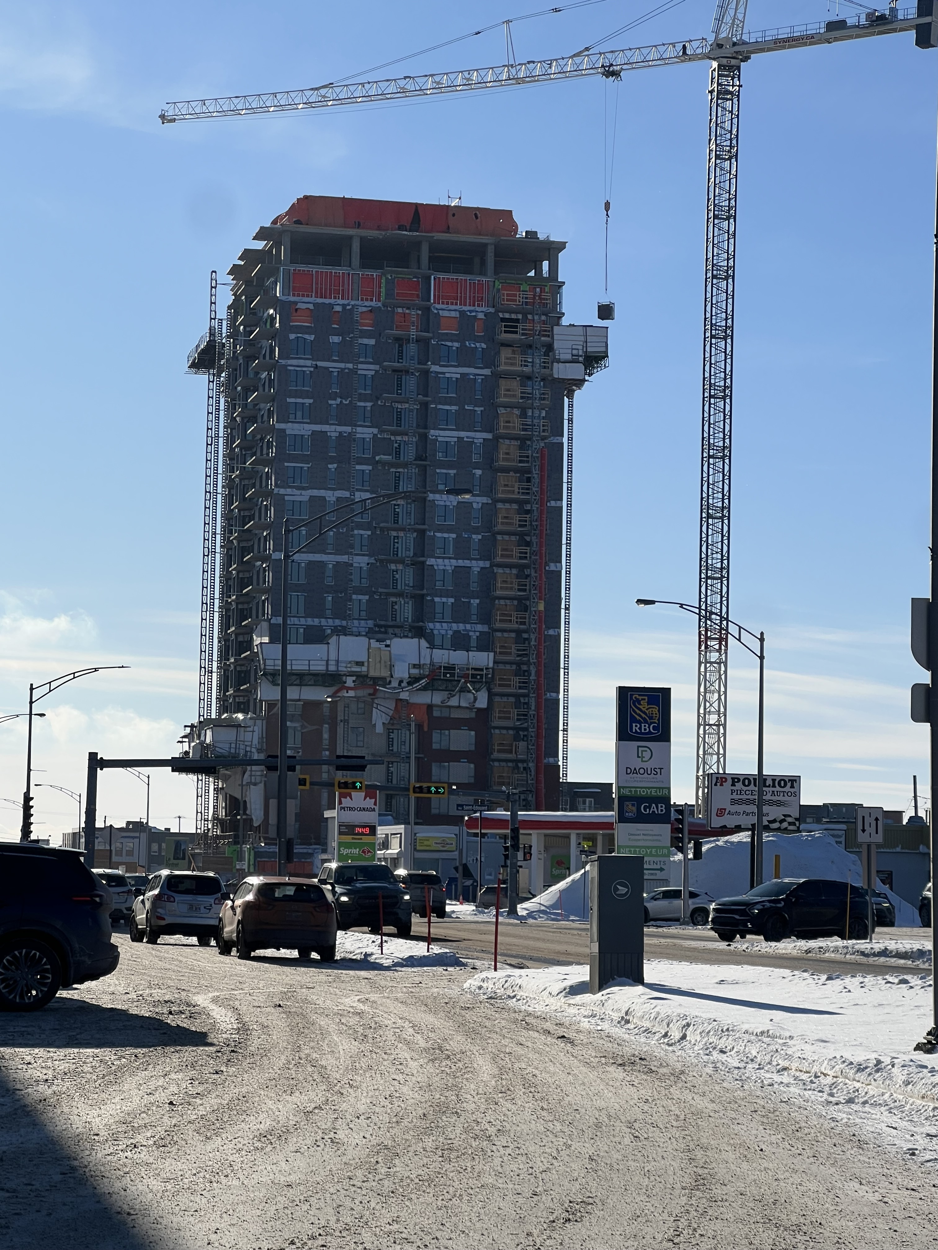 Lévis | Le Rinfret | En construction - Page 6 - SkyscraperPage Forum